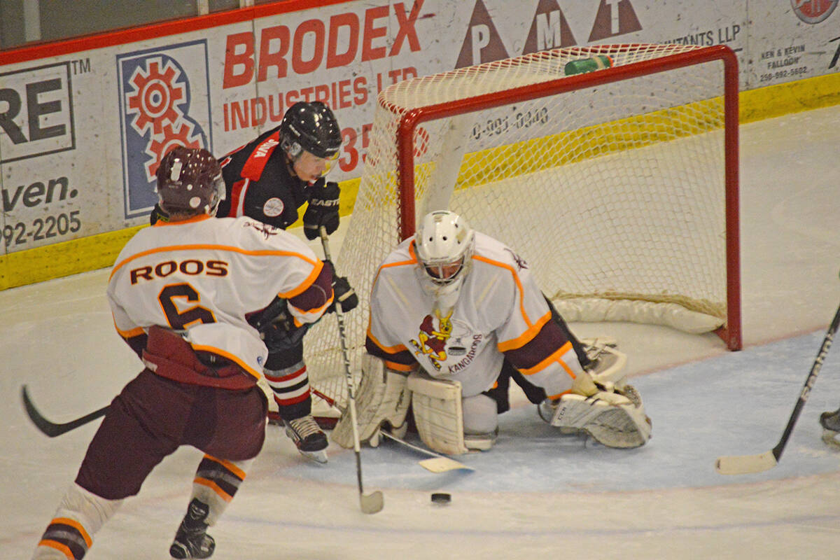 Quesnel Kangaroos split weekend games | Quesnel Cariboo Observer