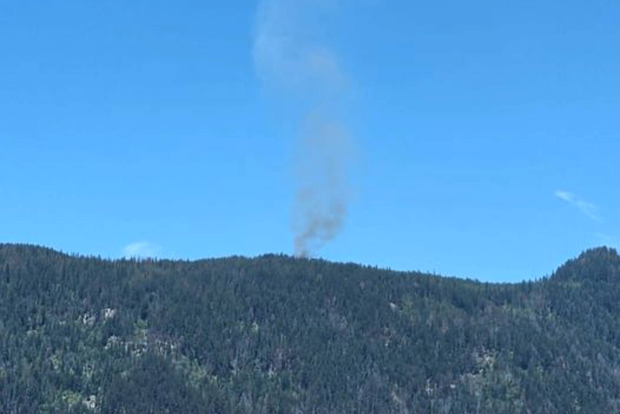 BC Wildfire crews, aircraft responding to fire southwest of Sicamous ...